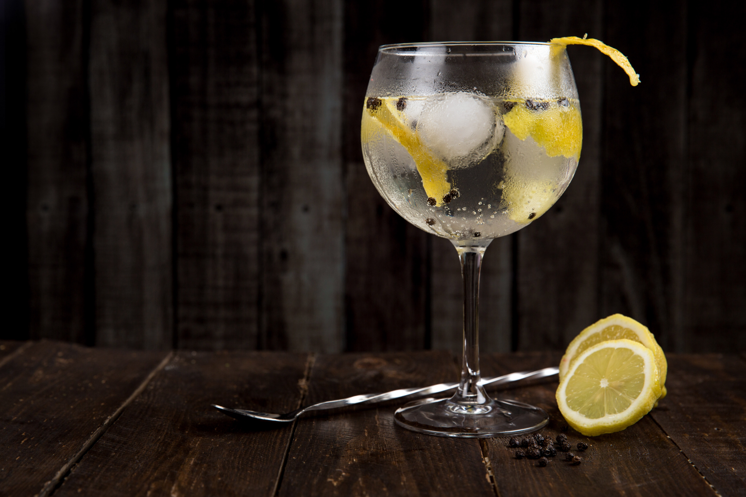 Les 10 astuces pour faire un bon Gin Tonic - Alcools Vivant